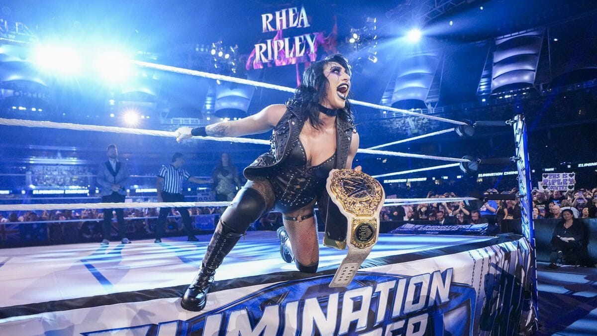 Top WWE star says Rhea Ripley is a "desparate bi***"