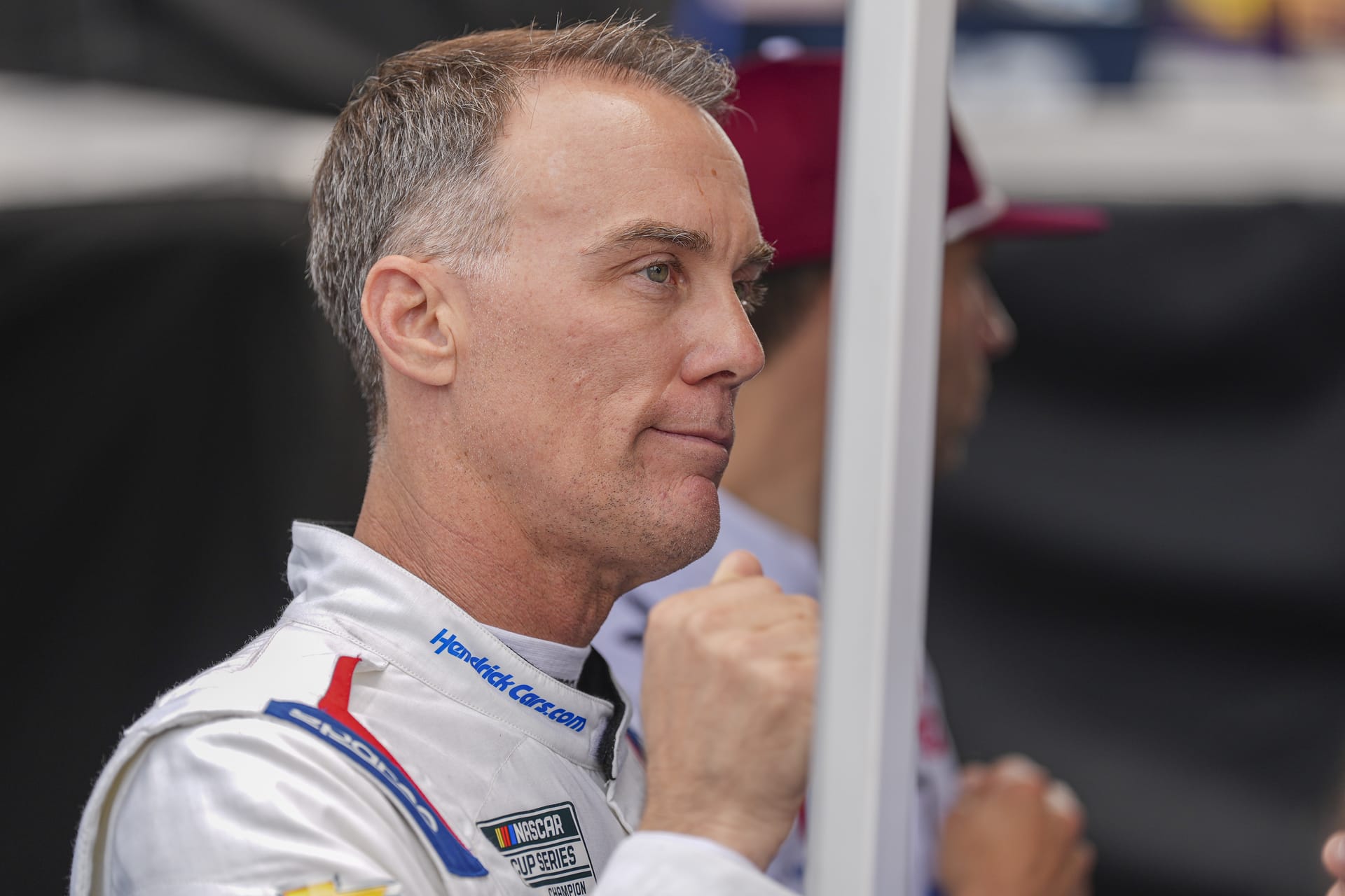 Kevin Harvick shuts down Carson Hocevar’s chance against Chase Elliott ...
