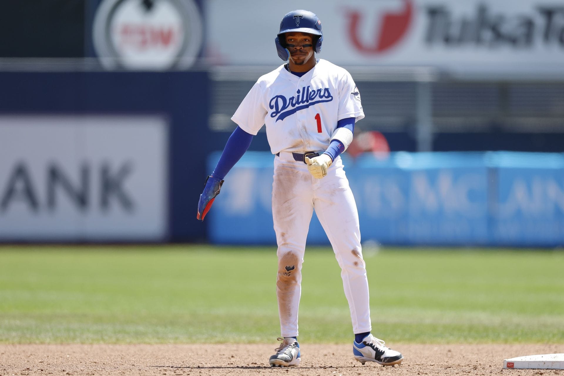 Dodgers prospect Kendall George's bizarre injury with bat dog ...