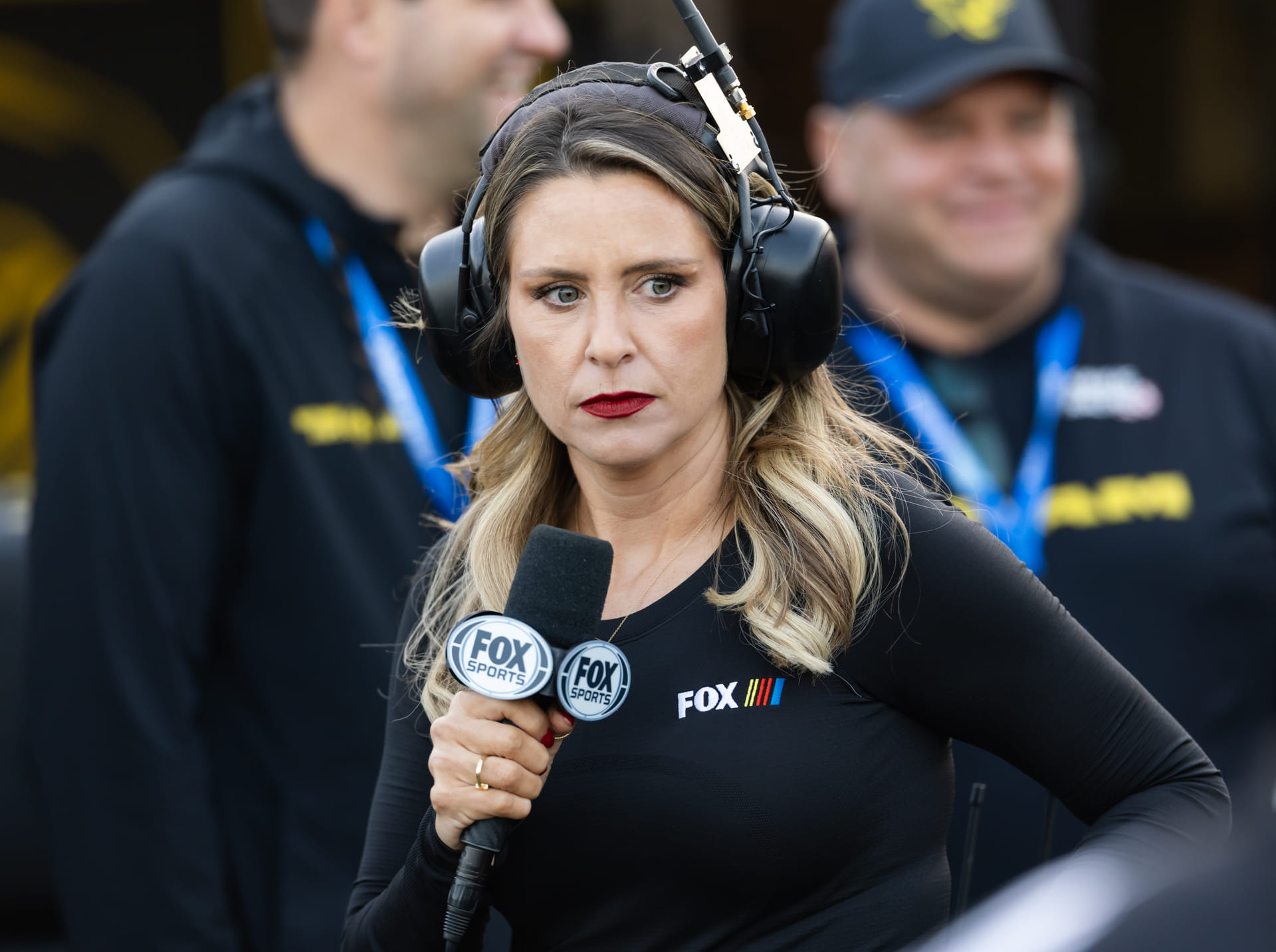 Fox reporter opens up to a terryfying scene when a Hendrick pit crew ...