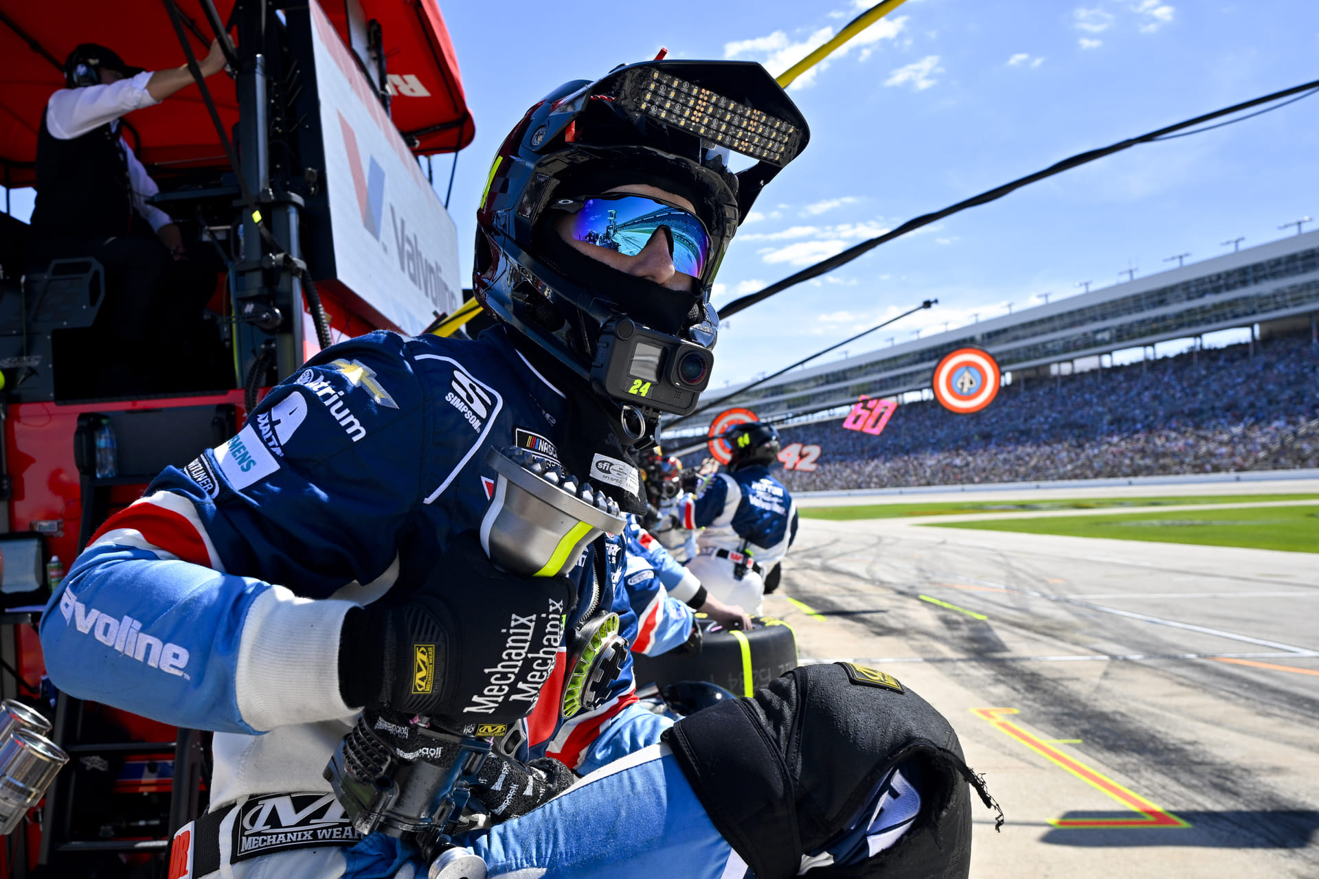 Rick Hendrick’s pit crew member reveals horrific details after saving ...