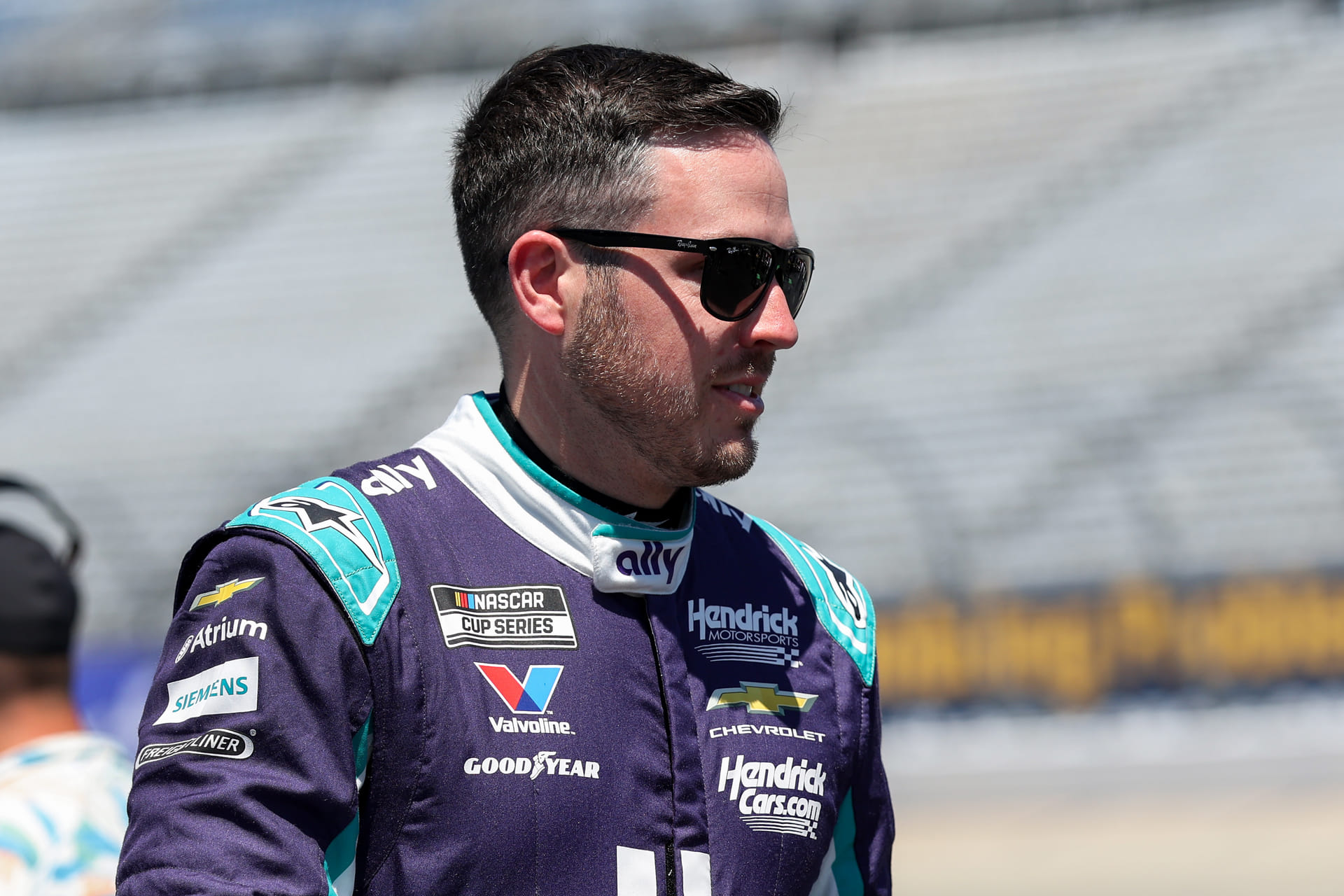 Kyle Larson replaces Alex Bowman in JR Motorsports No. 88 at Nashville ...
