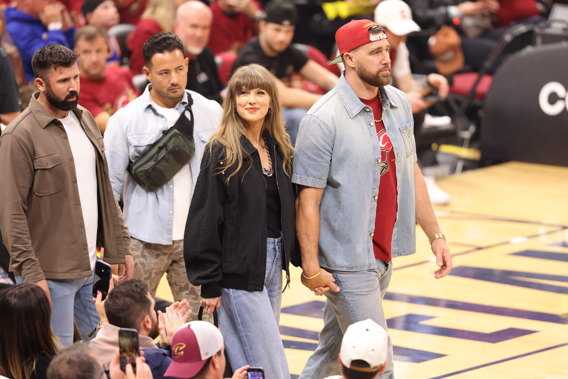 “Thinking about new breakup song” “She's calling it off‘: NFL fans ...