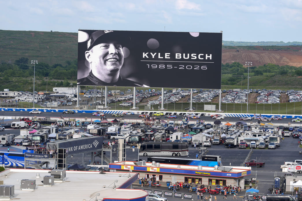 HMS star Chase Elliott promises to stand by Kyle Busch’s son: “I hope ...
