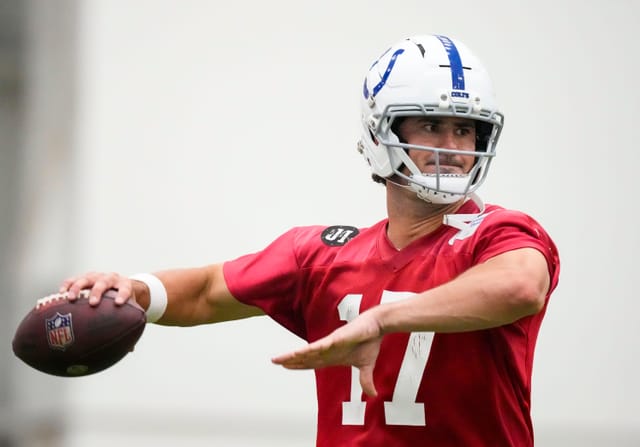 Nicole ElAttrache: Daniel Jones hard launches relationship with Nicole ...