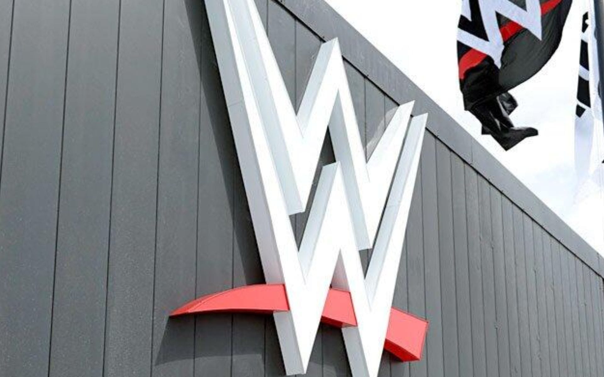 WWE superstar helped to the back after getting brutally kicked out of ...