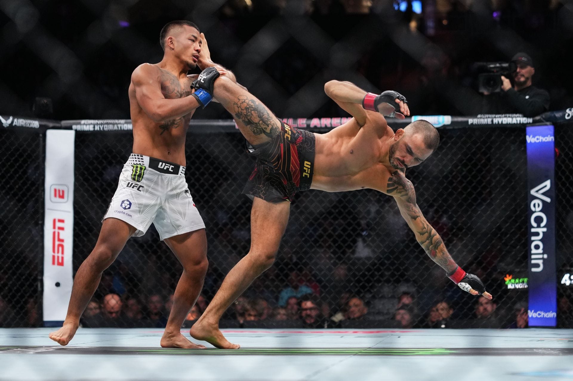 “I think a black belt should know how to fall” - Joshua Van claims he ...