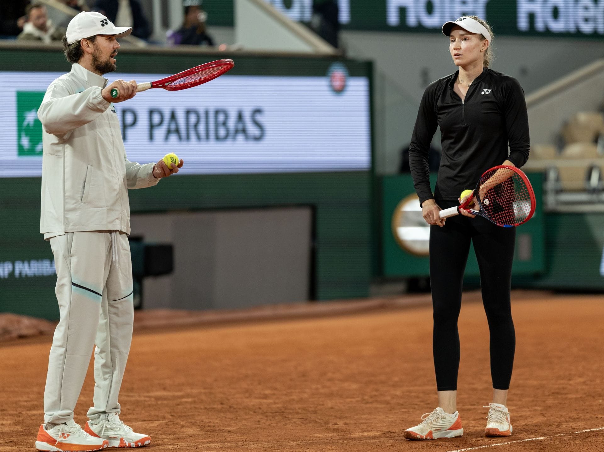 Annoyed Elena Rybakina speaks out in French Open press conference after ...