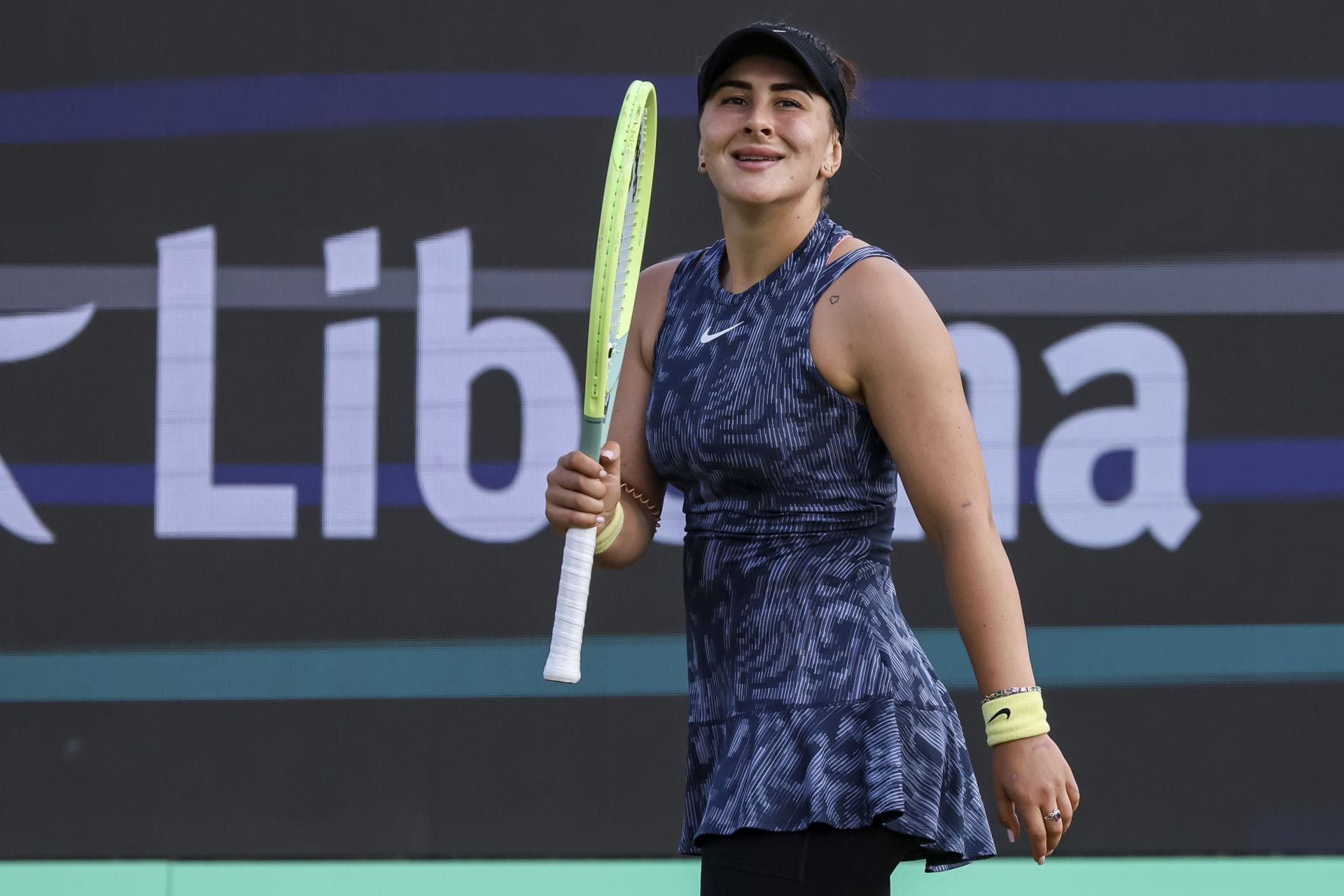 WATCH: Bianca Andreescu consoles crying opponent in classy gesture at ...