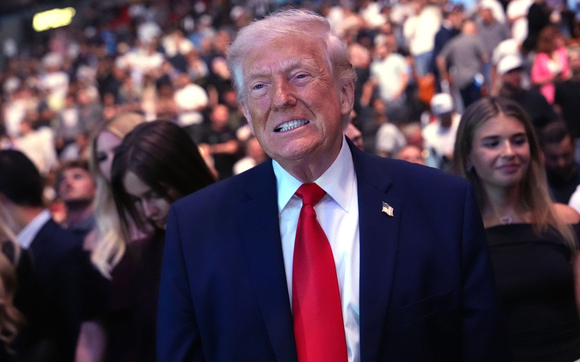 "Disgusting and disgraceful" - Fans torch White House-themed UFC belt ...