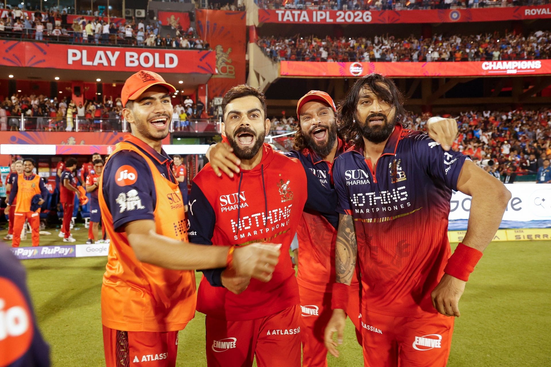 Rasikh Salam puts in an all-out dive to secure a chaotic last-ball win ...
