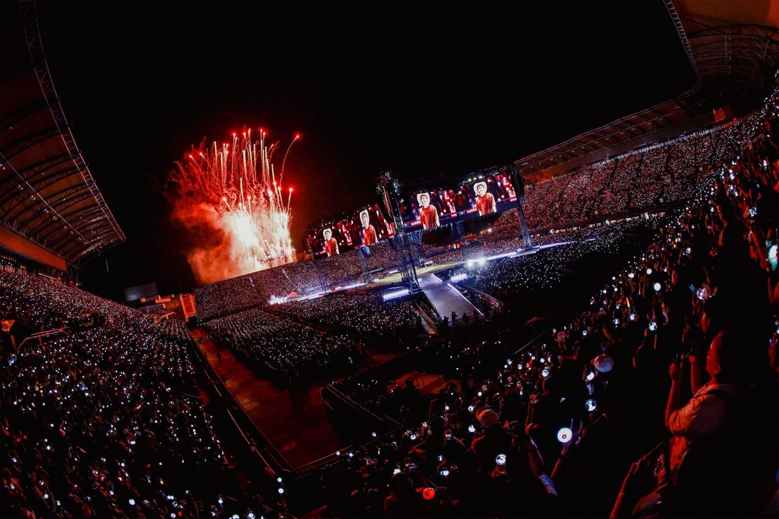 “CALM DOWN BTS”- Fans left dumbfounded as members’ playful onstage ...