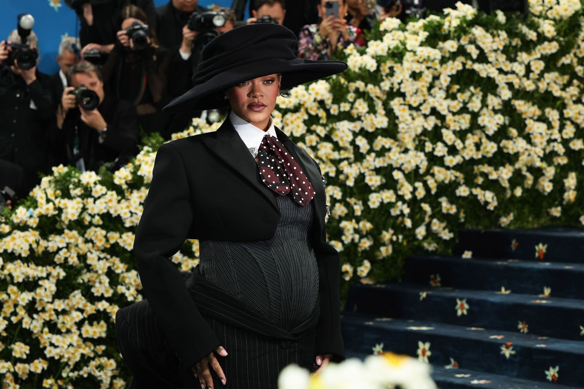 When did Rihanna's last album drop? Songstress quips about feeling ...