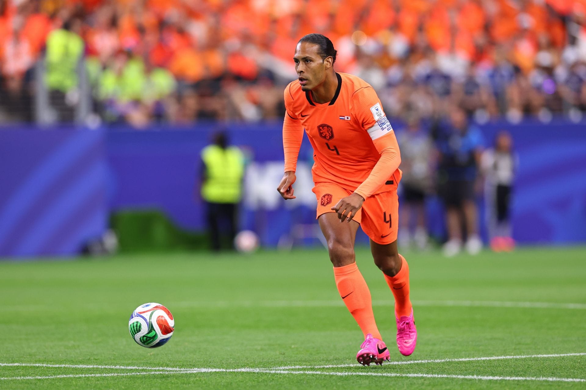 “A bit like a Boeing 747 turning” - Ex-Netherlands star slams Virgil ...