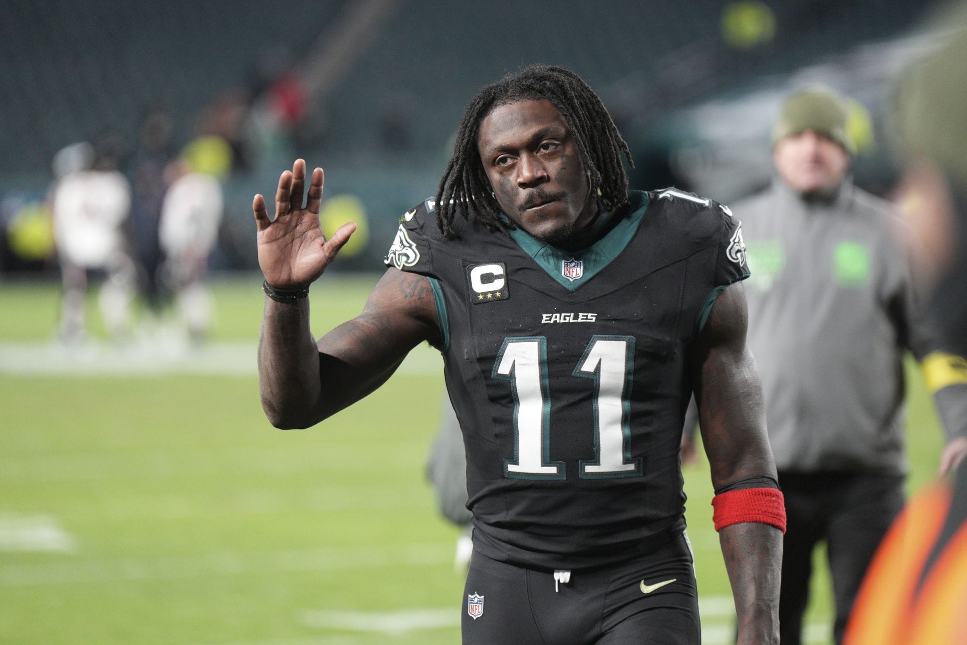 A.J. Brown admits to leaking Eagles stories to media | News Minimalist