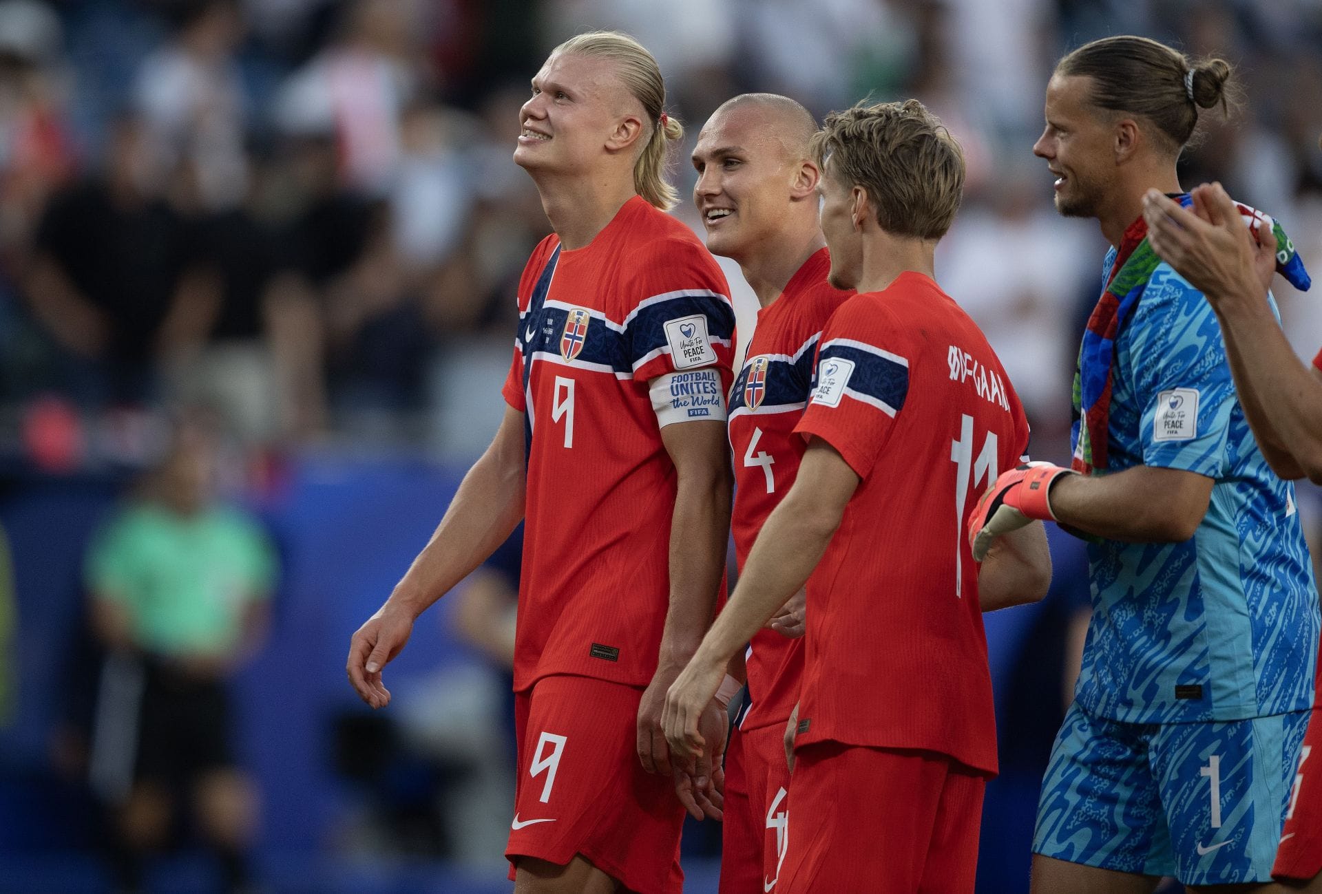 Norway fans do iconic Viking row on escalator in Boston ahead of 2026 ...