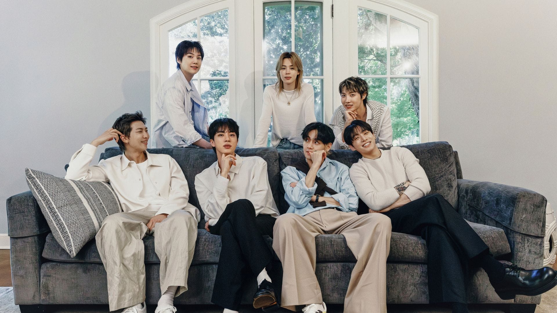 "It's literally meant to be read"- Fans defend BTS after Hollywood ...