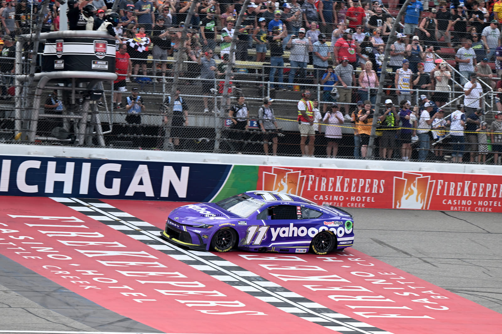 NASCAR teams face a new challenge as Goodyear makes key change for ...