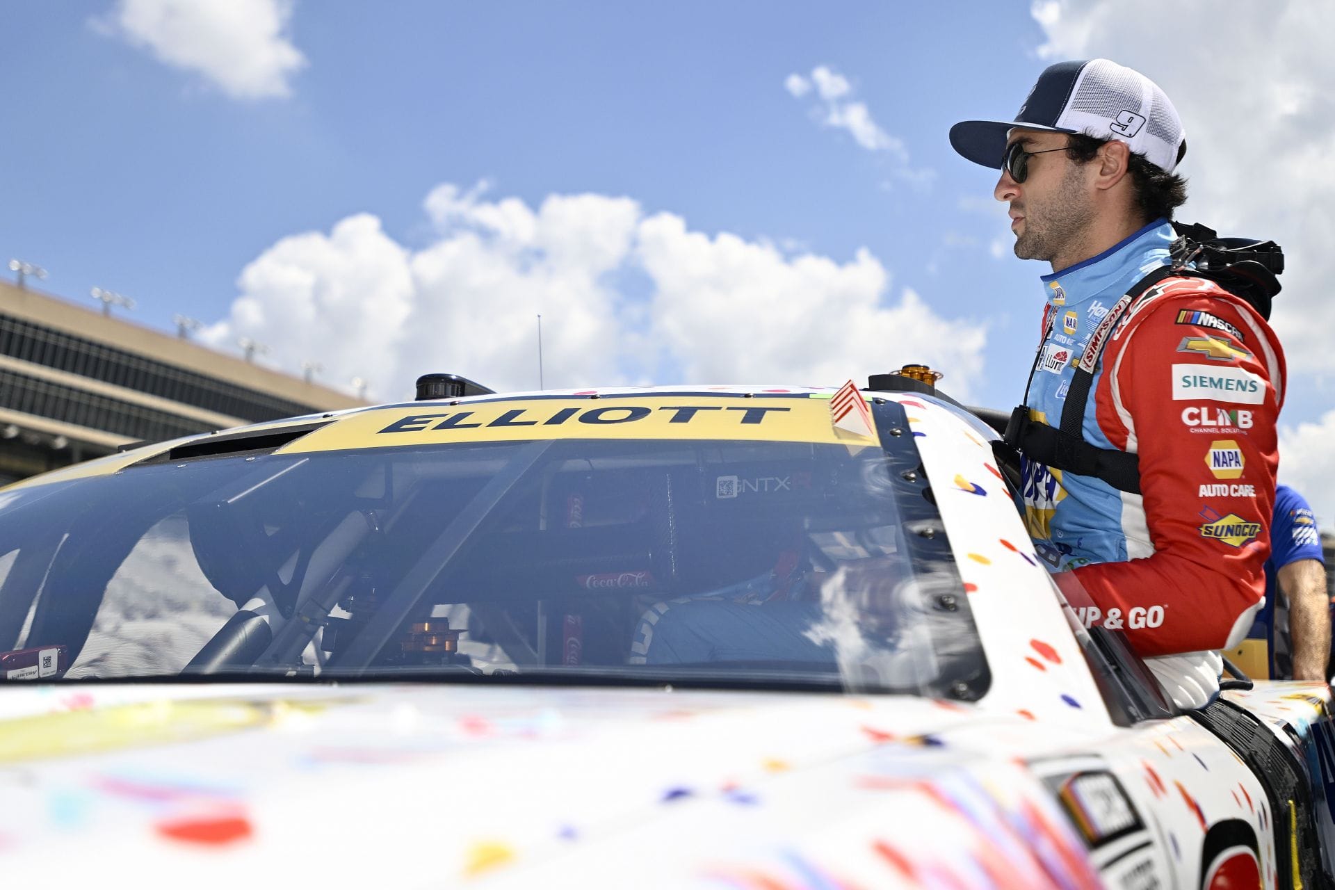 Chase Elliott unveils heartwarming No. 9 livery design created by two ...