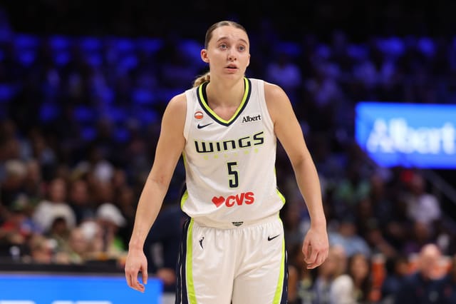 "It was hurting her", "Hope it's nothing too serious" - Fans reeling ...