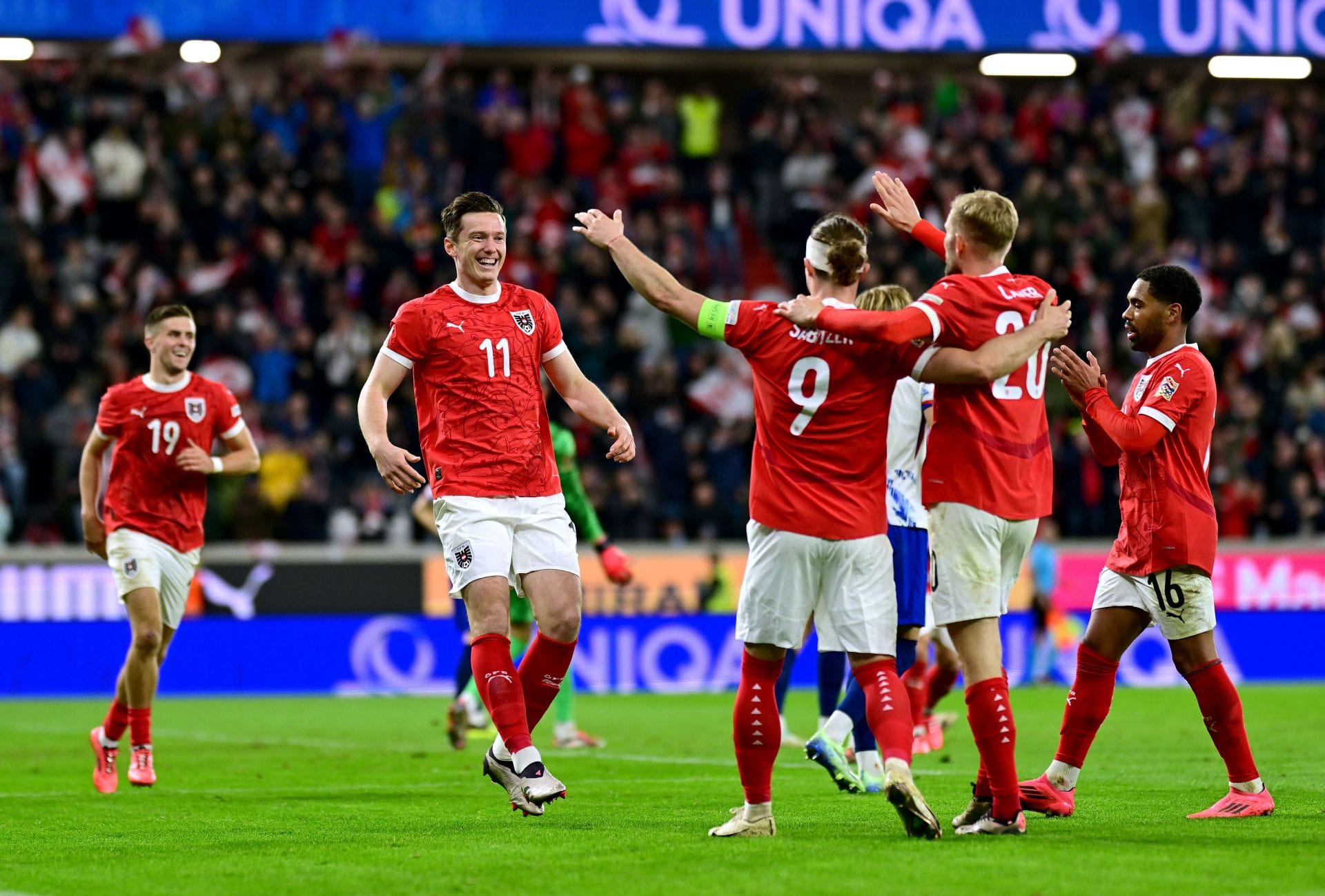 “Who is single out here?” - Austria national team receive wild welcome ...
