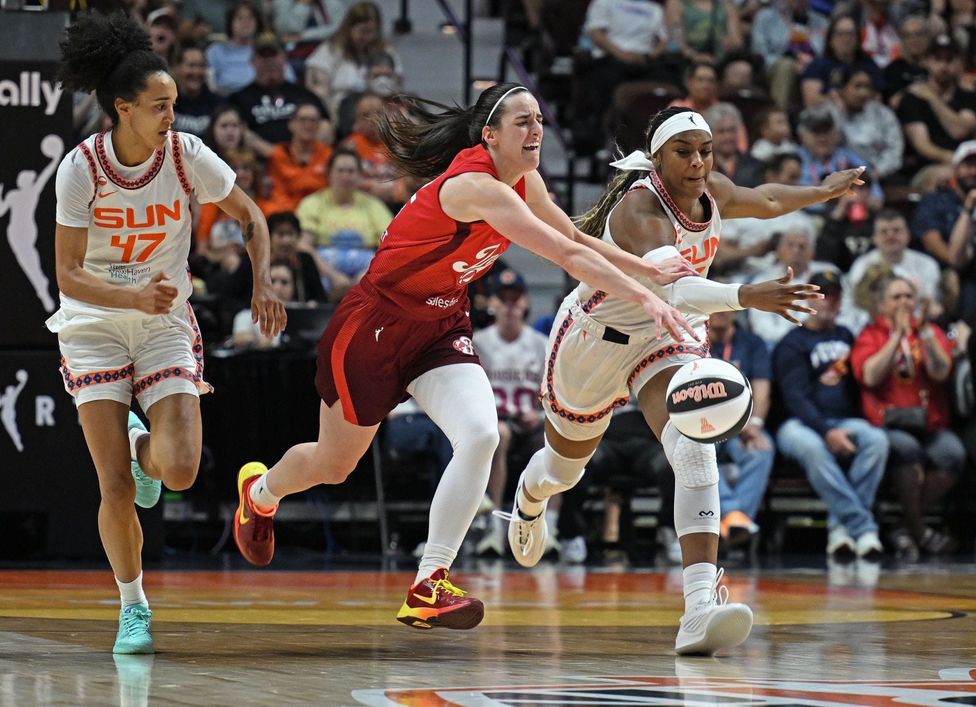 "She gets mugged and no whistle", "Atrocious reffing" - Fever Fans Lose ...