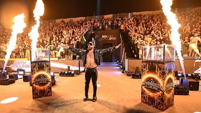 "That's Why He's My Ex" - WWE Fan Broke Up Because Of Seth Rollins ...