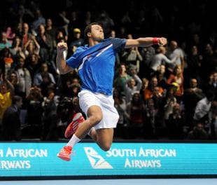 Tsonga overpowers Berdych to reach final