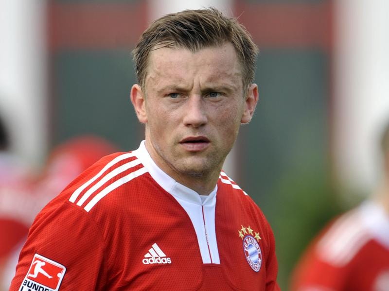 Bayern Munich forward Olic confirms departure