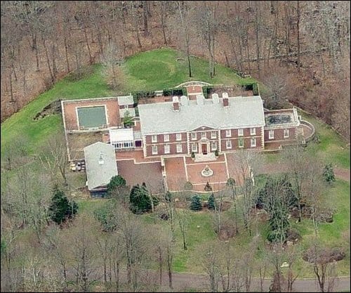 10 WWE superstars and their luxurious homes