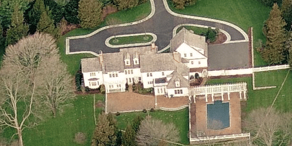 10 WWE superstars and their luxurious homes