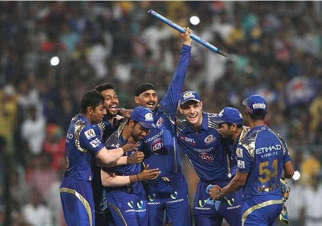 Mumbai erupts in joy after team wins IPL 2015 crown
