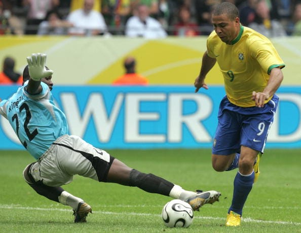 9 reasons why Ronaldo is the most complete striker of all time