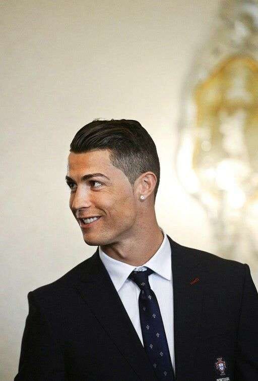 Cristiano Ronaldo's haircuts over the years with names and photos of ...