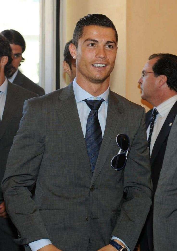 Cristiano Ronaldo's haircuts over the years with names and photos of ...